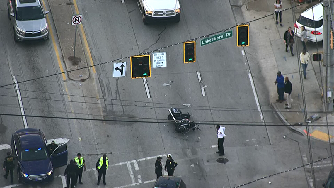 2 Atlanta Police officers on motorcycles hurt in crash | 11alive.com