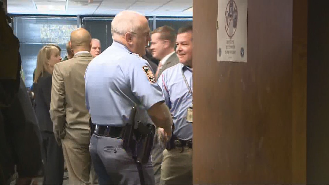 FBI briefs metro area police chiefs at summit | 11alive.com