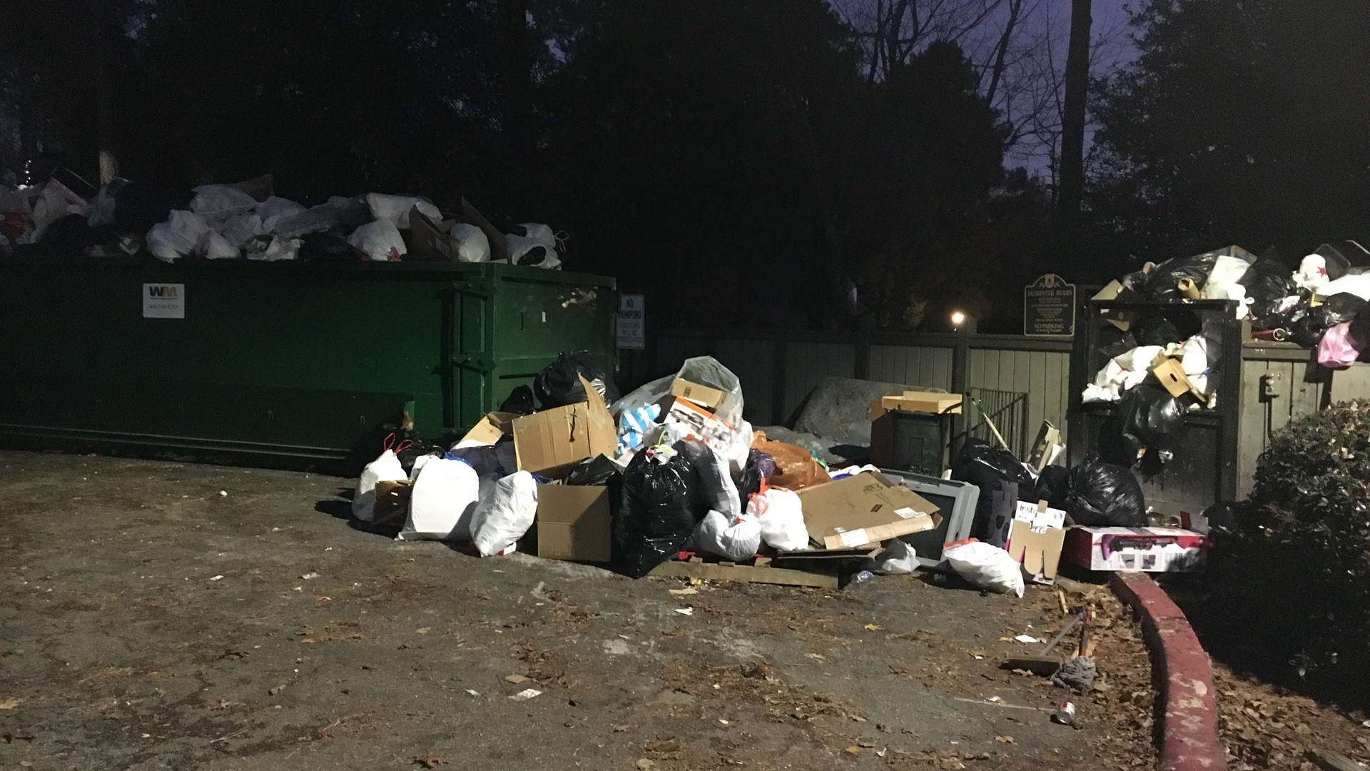 Photos: Trash piles up at Atlanta complex | 11alive.com