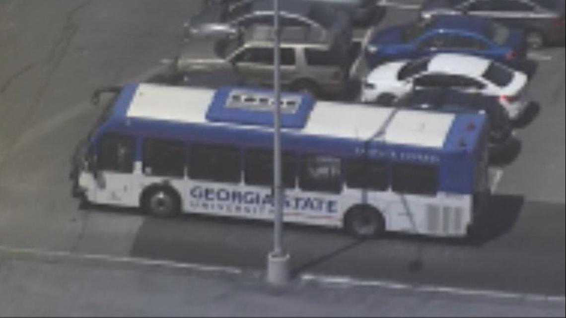 Loaded Georgia State University bus, Lyft car involved in 3-car crash ...