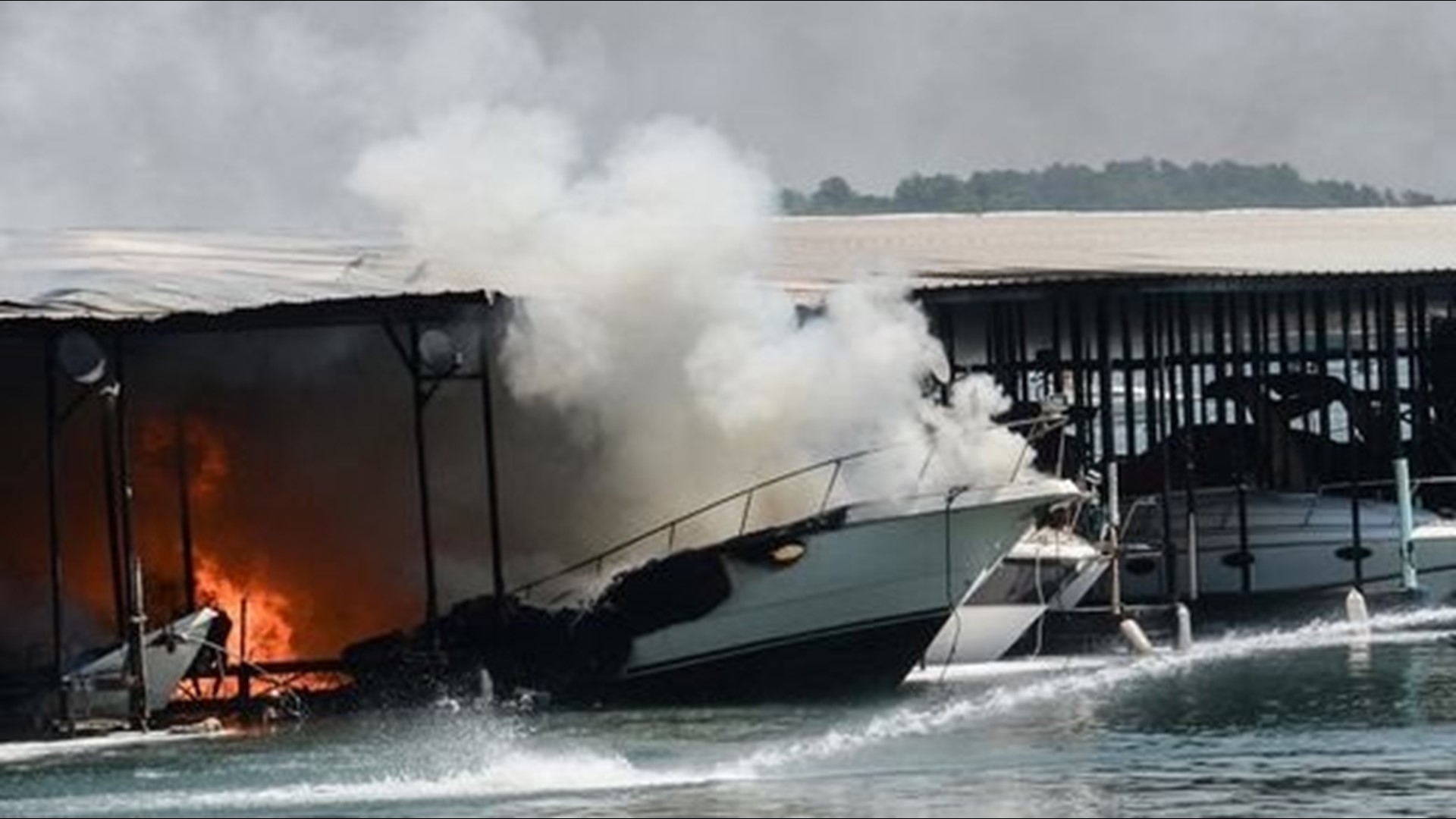 Boats sink to bottom of Lake Hartwell following massive dock fire ...