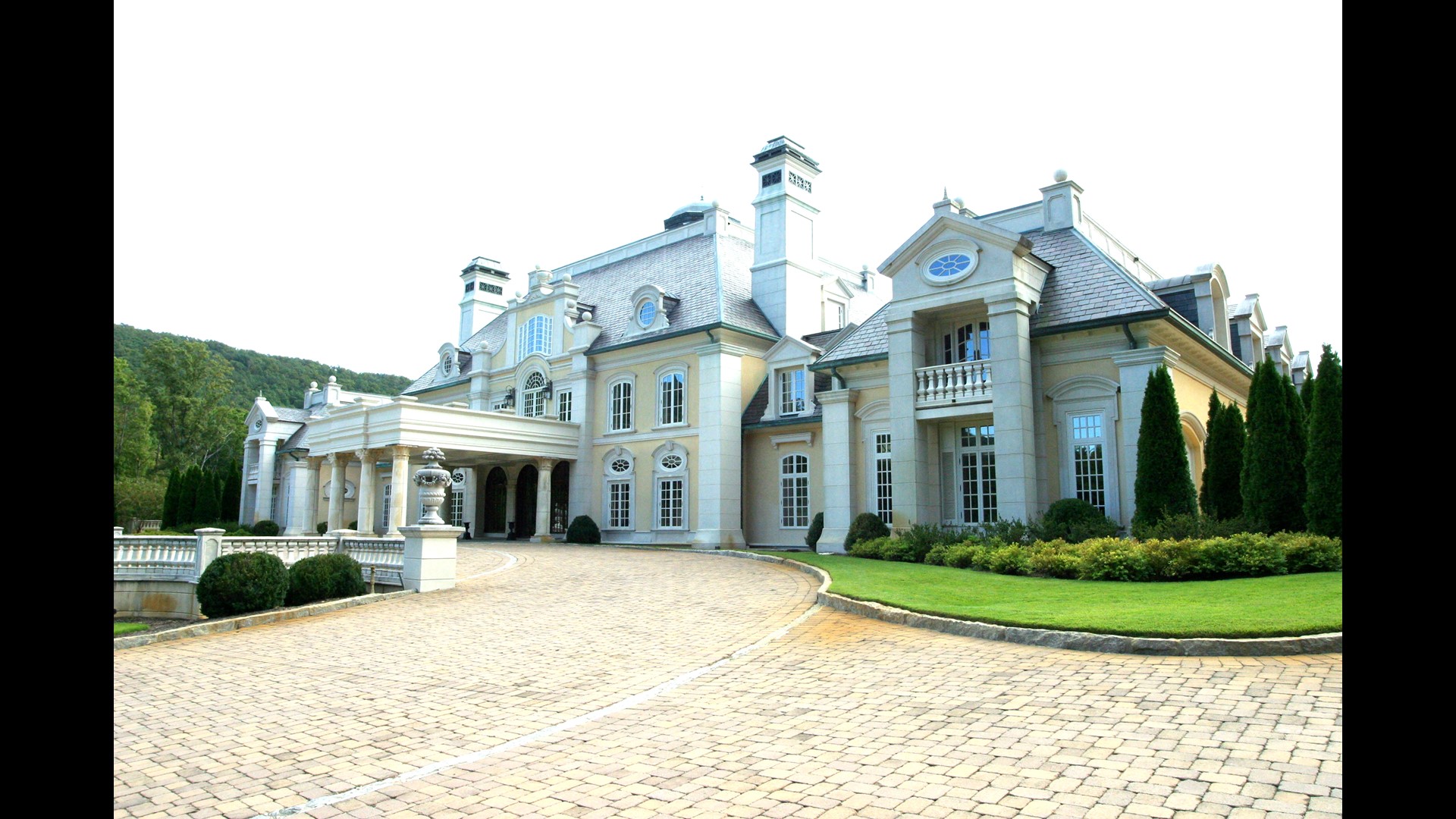 Photos: Guitar mansion goes to auction again | 11alive.com