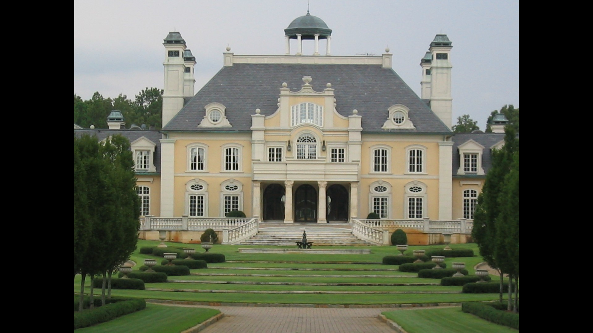 Photos: Inside the Guitar Mansion | 11alive.com