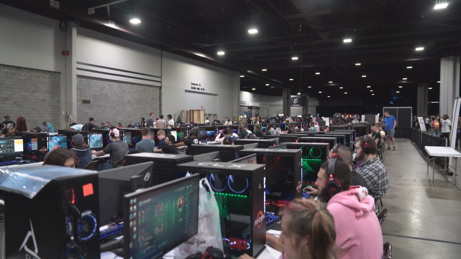 What is Momocon photo gallery | 11alive.com