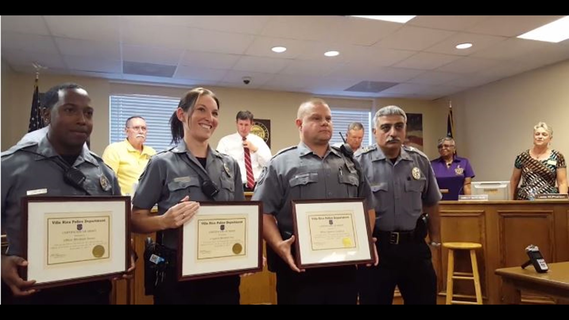 Villa Rica police officers make daring rescue | 11alive.com