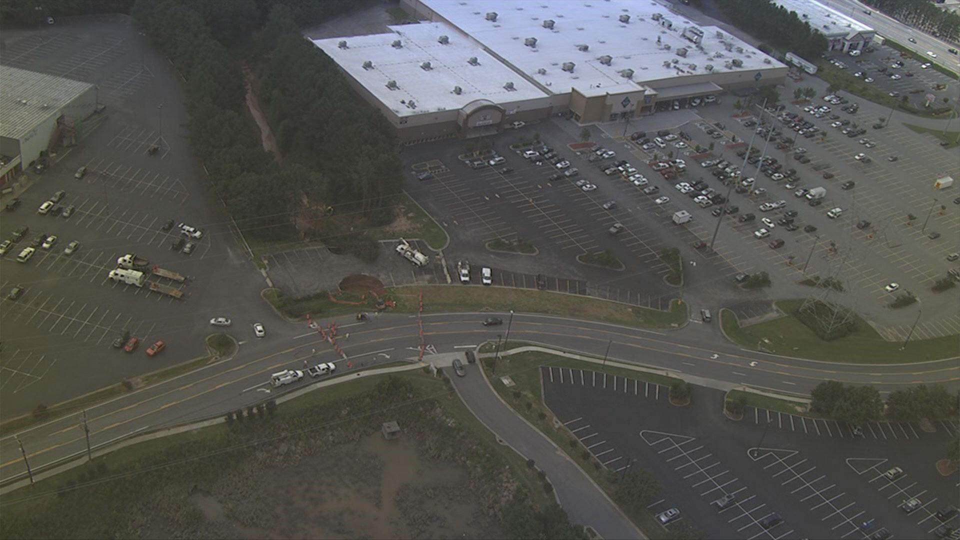 Massive sinkholes destroy metro Atlanta parking lot | 11alive.com