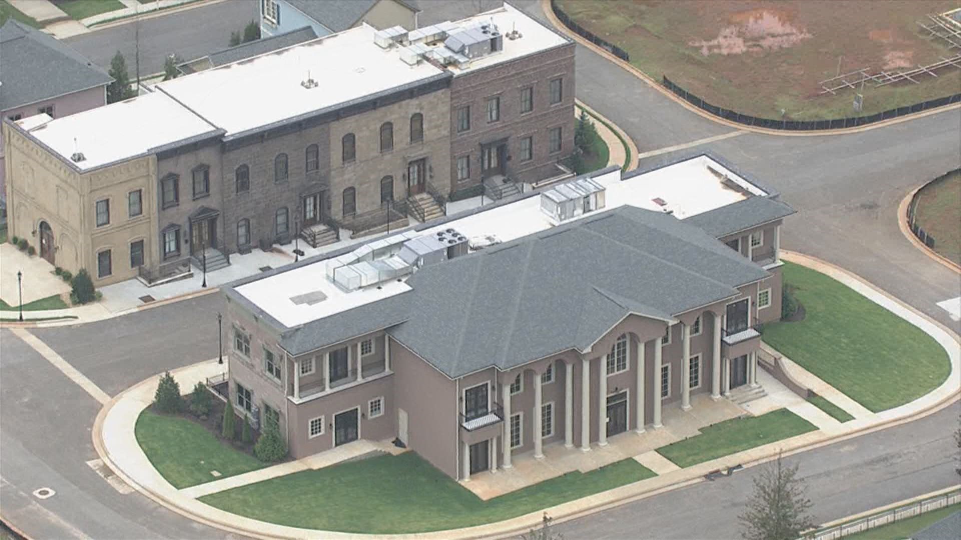 Tyler Perry Studios sign debuts on GA-166 | 11alive.com