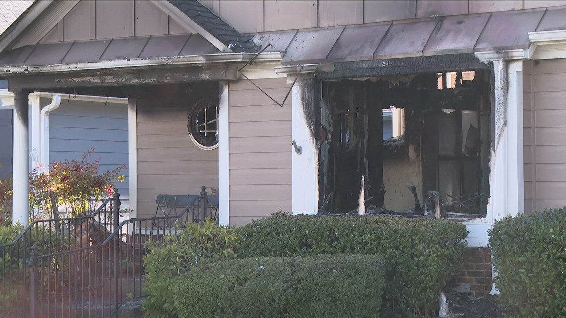Firefighter, two residents hospitalized after Powder Springs house fire ...