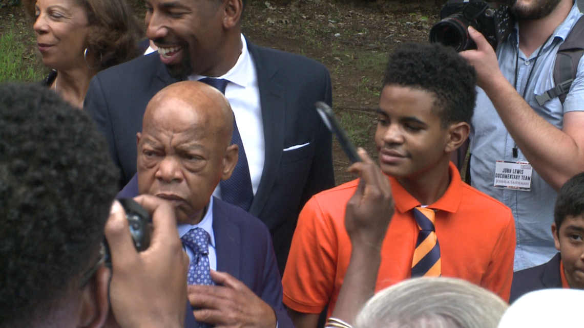How John Lewis Freedom Parkway was carved from a dead freeway | 11alive.com