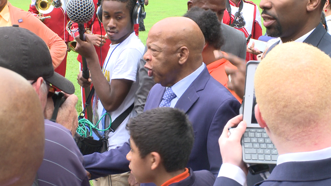 How John Lewis Freedom Parkway was carved from a dead freeway | 11alive.com
