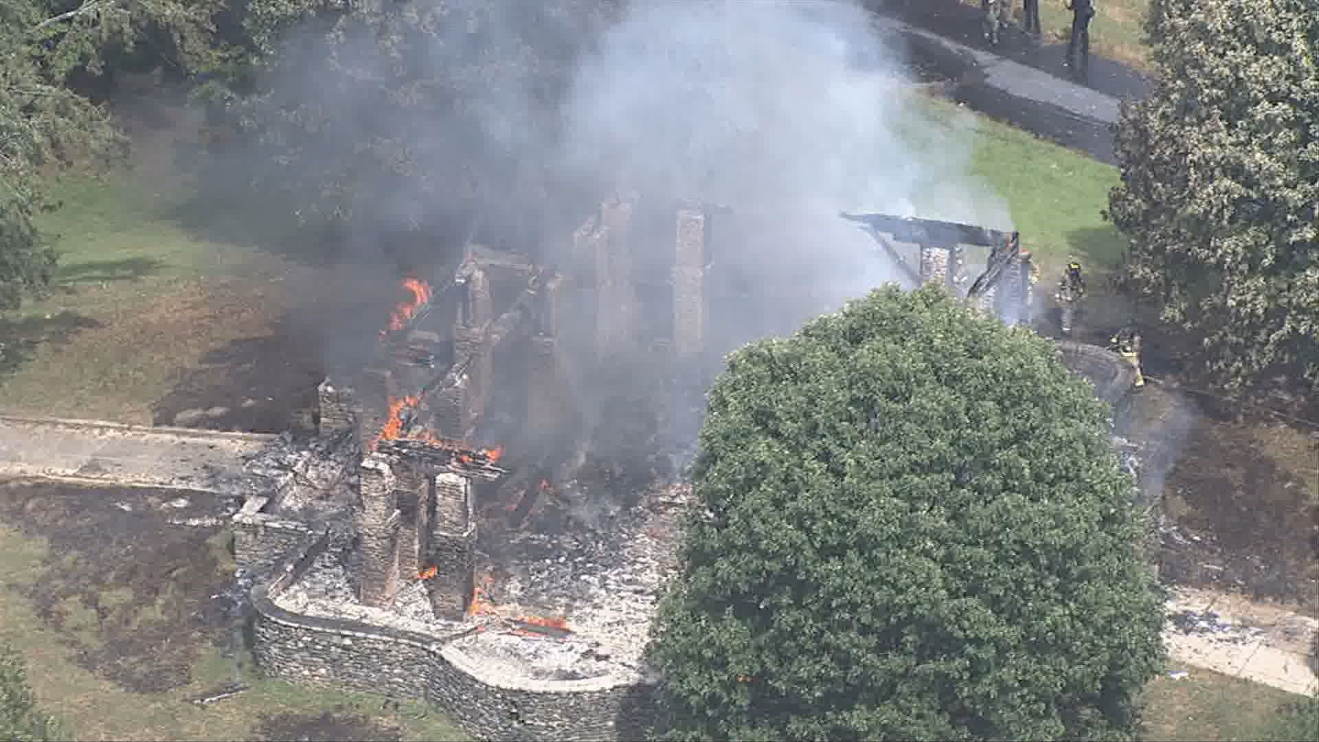 Park pavilion fire sends smoke billowing over Atlanta | 11alive.com