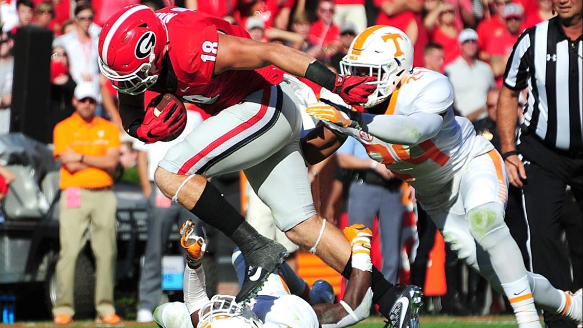 WATCH: UGA's Isaac Nauta rolls for crazy touchdown ... off a Jake Fromm ...