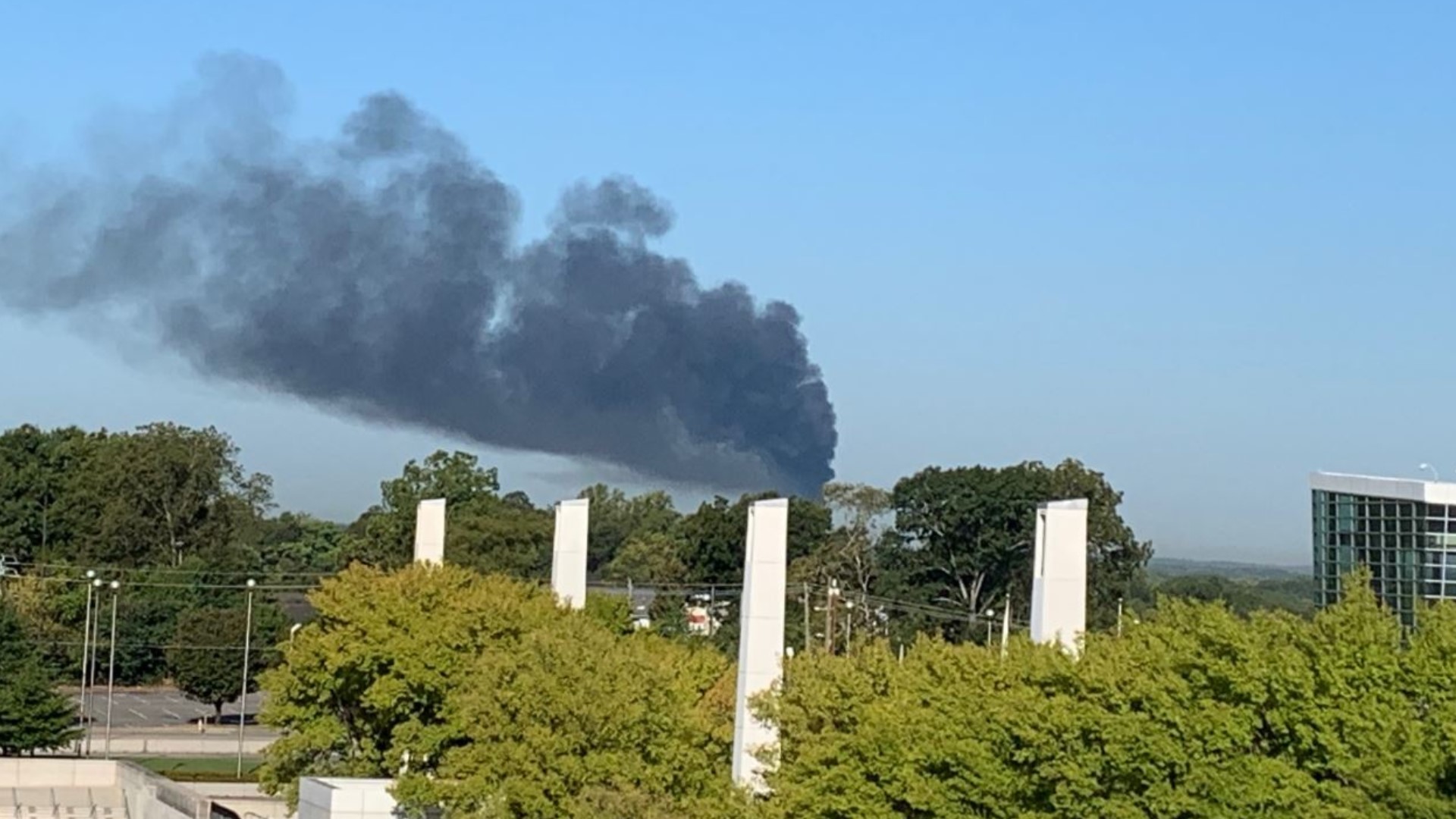 Atlanta fire sending plumes of smoke visible from Midtown | 11alive.com
