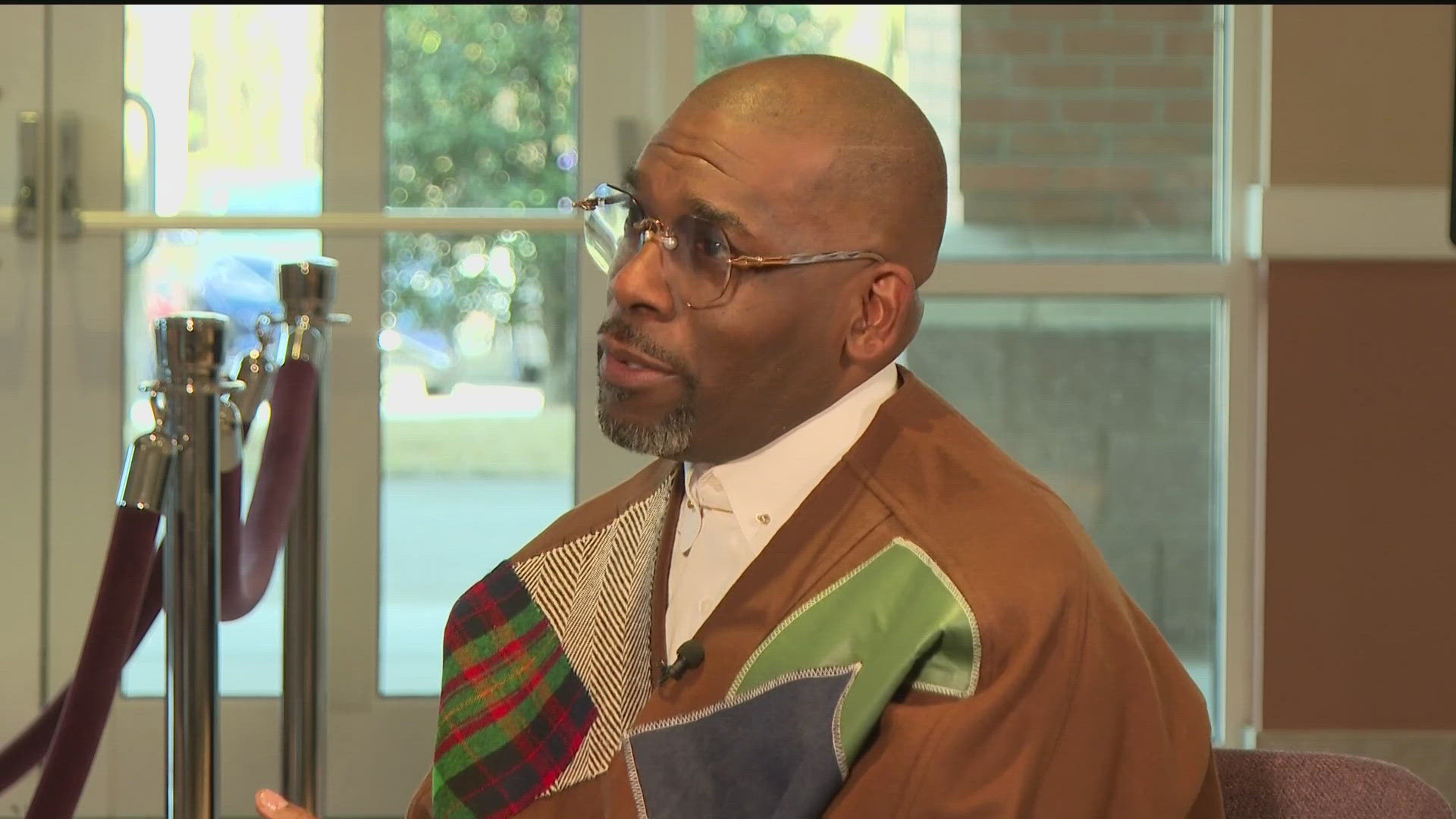 New Birth Pastor Jamal Bryant has a New Year's resolution for all of us ...