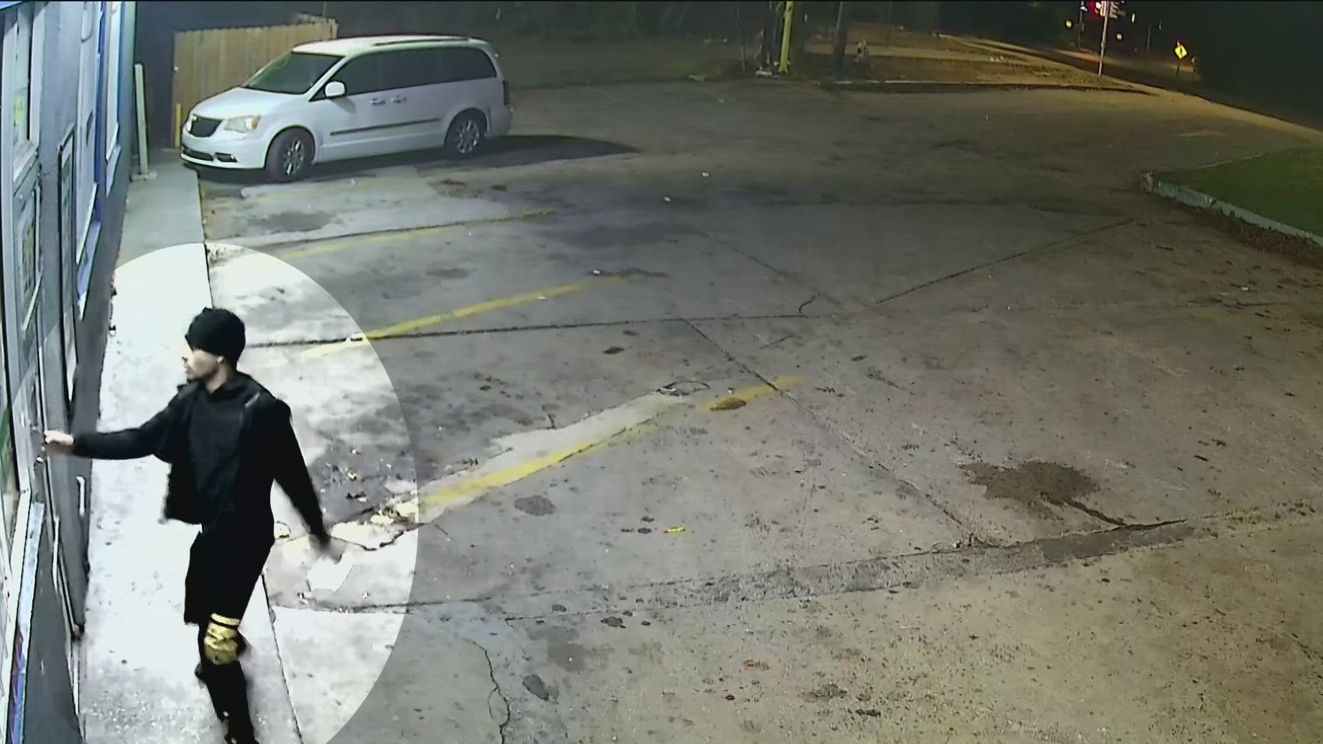 $5K reward for information on suspect in Atlanta convenience store ...