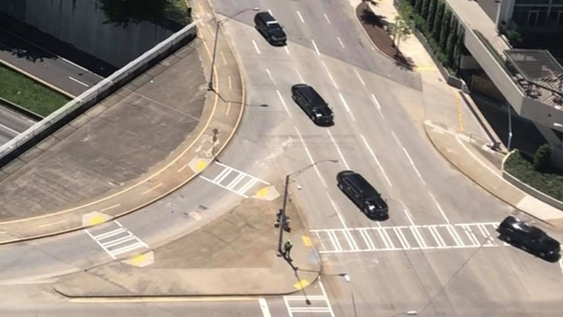 This is what President Trump's motorcade looked like rolling through ...