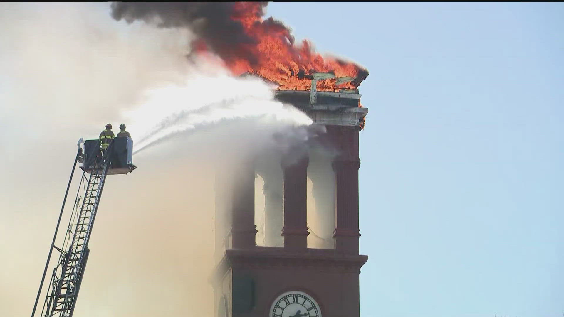 Efforts continue to fight fire at Rome historic courthouse | 11alive.com