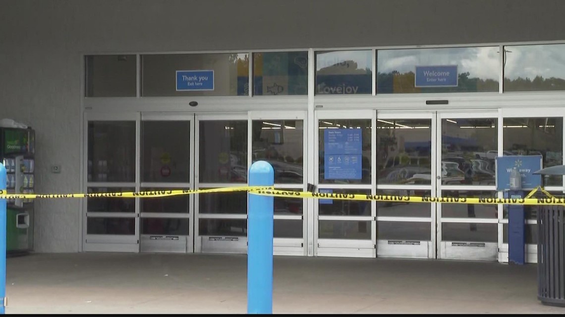 Man in custody after accidentally shooting himself, 3 others inside ...