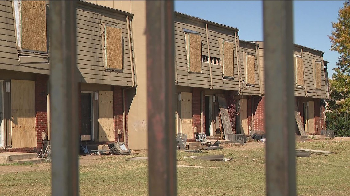 Forest Cove Atlanta residents describe relief at leaving complex ...