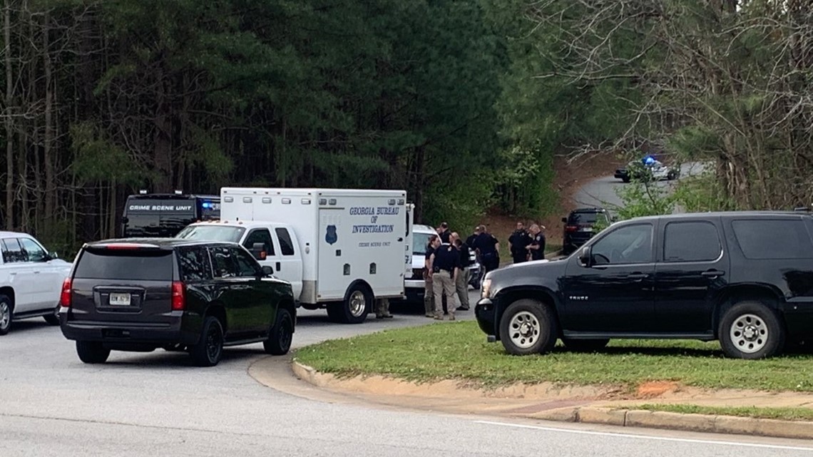 Dead body found in Newnan Georgia | 11alive.com