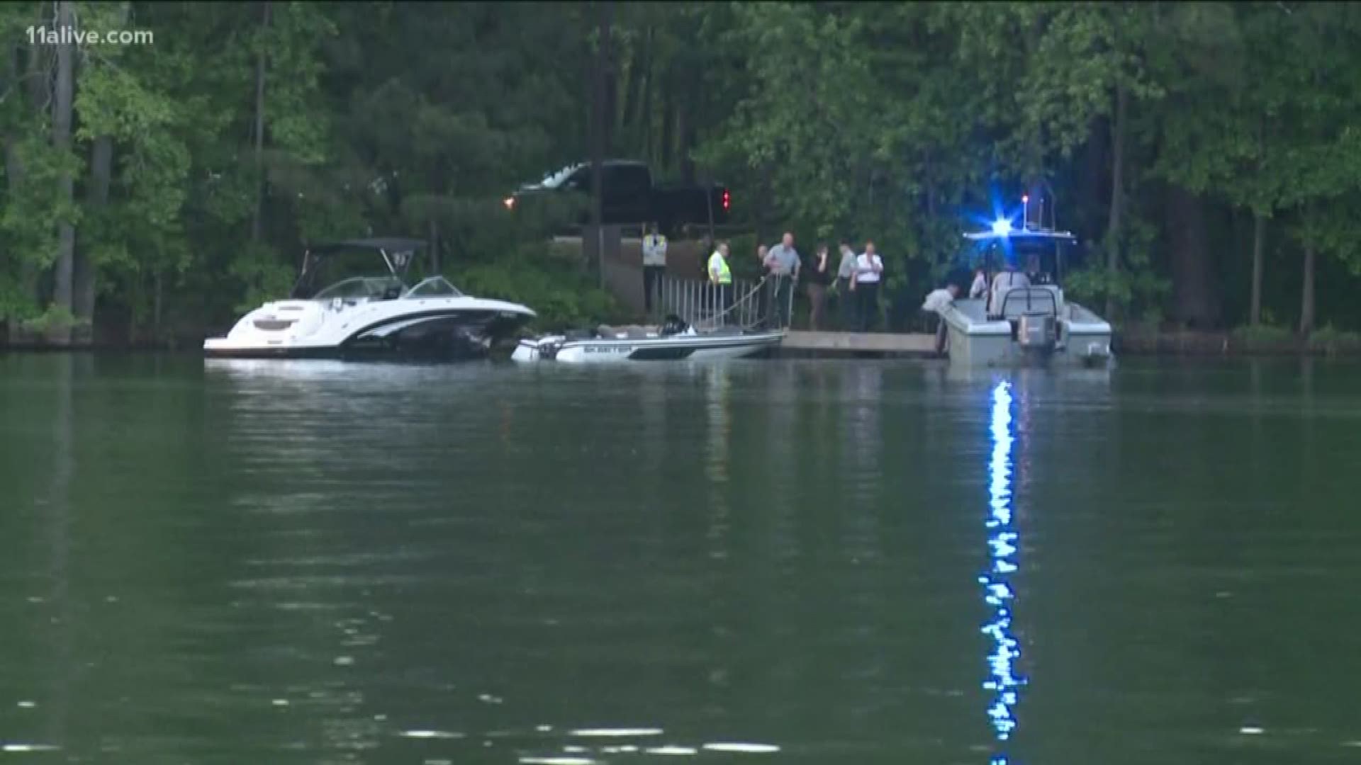 1 recovered from Lake Lanier after boat crash, another still missing ...