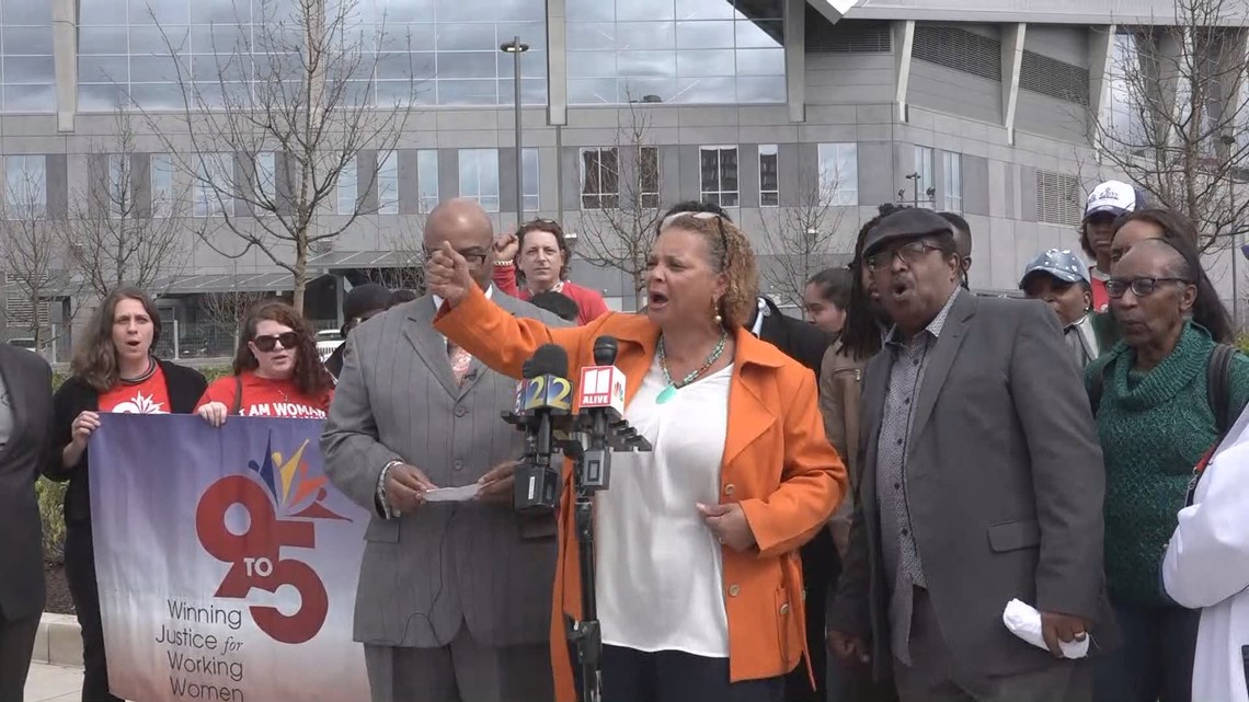 Unpaid Super Bowl workers demand accountability from NFL, City of ...