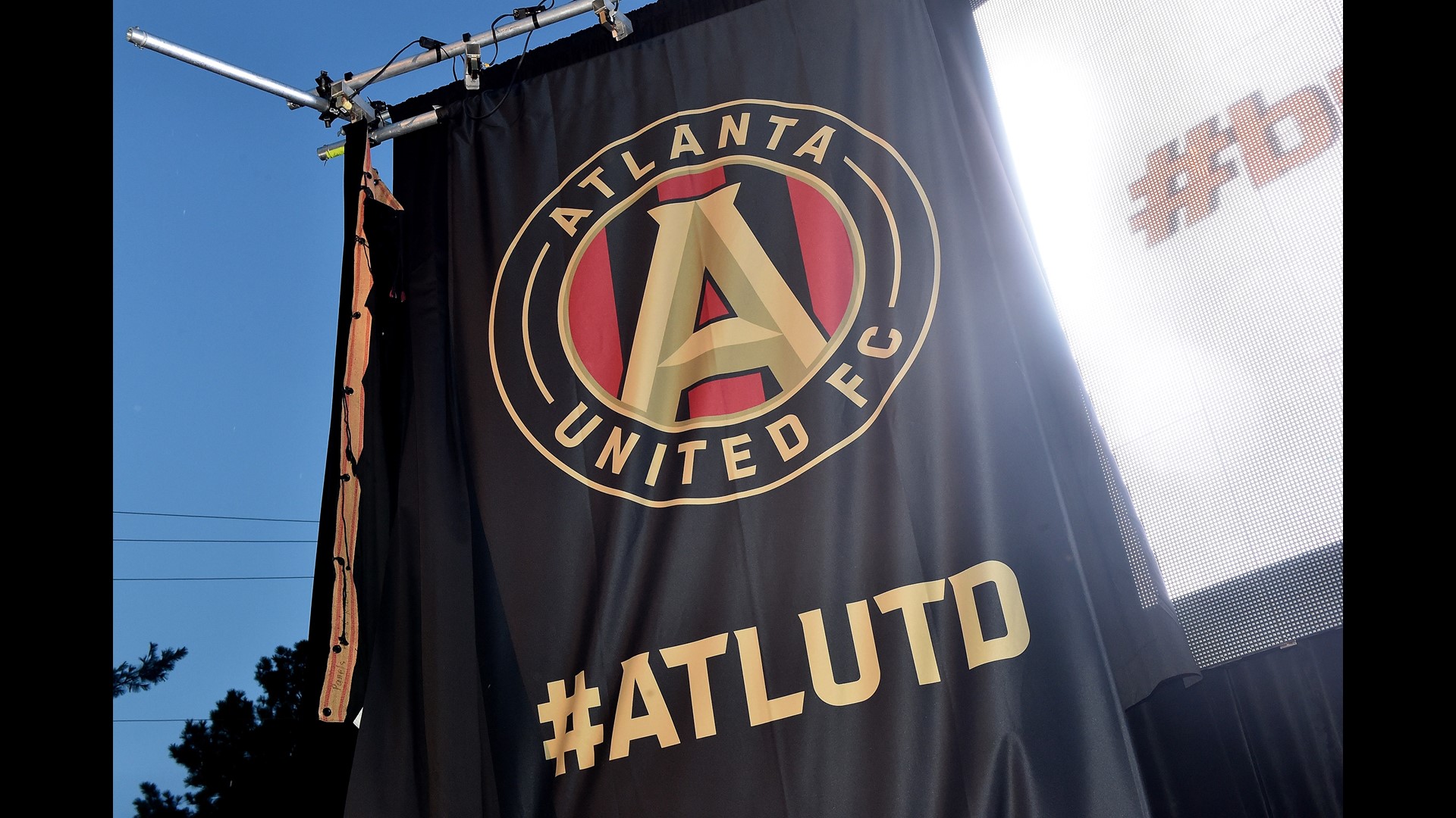 Atlanta United FC unveils shield and colors | 11alive.com