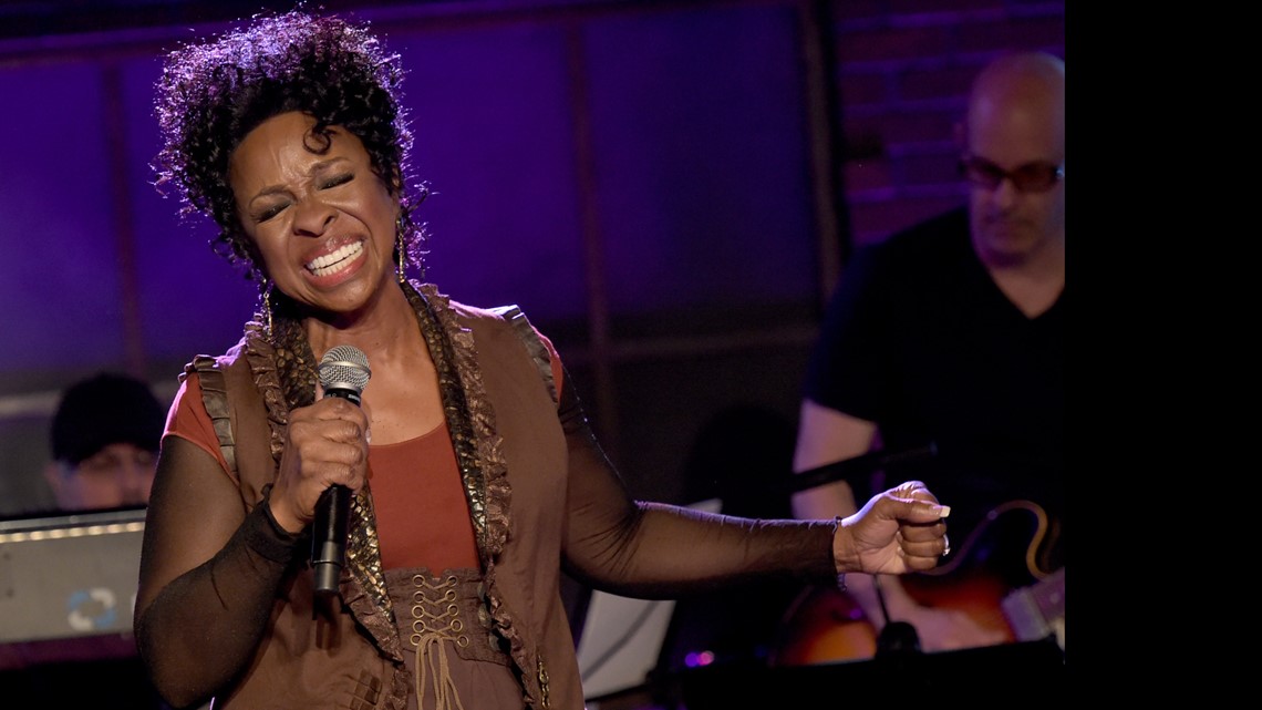 Who is Gladys Knight? A quick intro to the singer who'll sing the ...