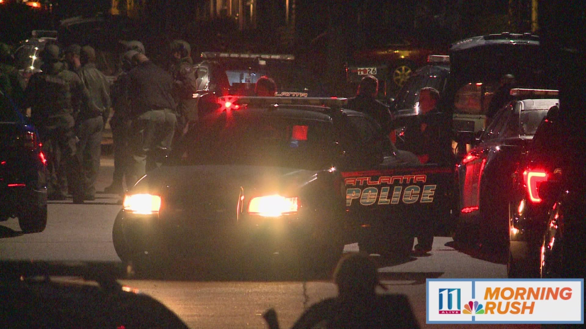 Four-hour SWAT standoff in SW Atlanta ends with one in custody ...