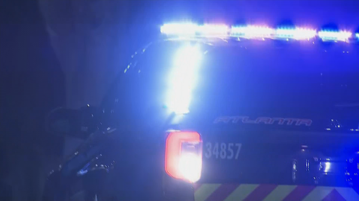 Police looking for suspect after murder in S.W. Atlanta | 11alive.com
