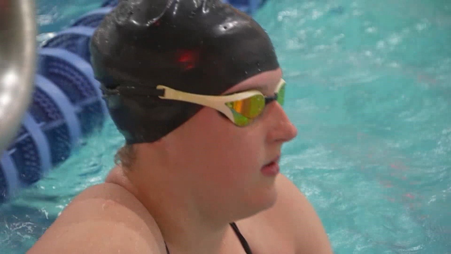 Blind teen swimmer hopes to make Paralympic team in 2020 | 11alive.com