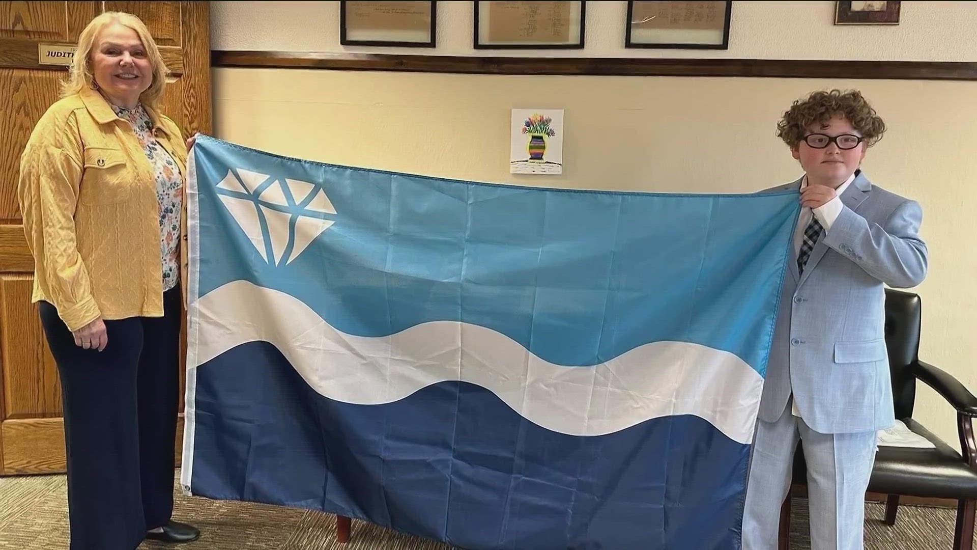 City in Indiana adopts flag created by Atlanta middle schooler ...