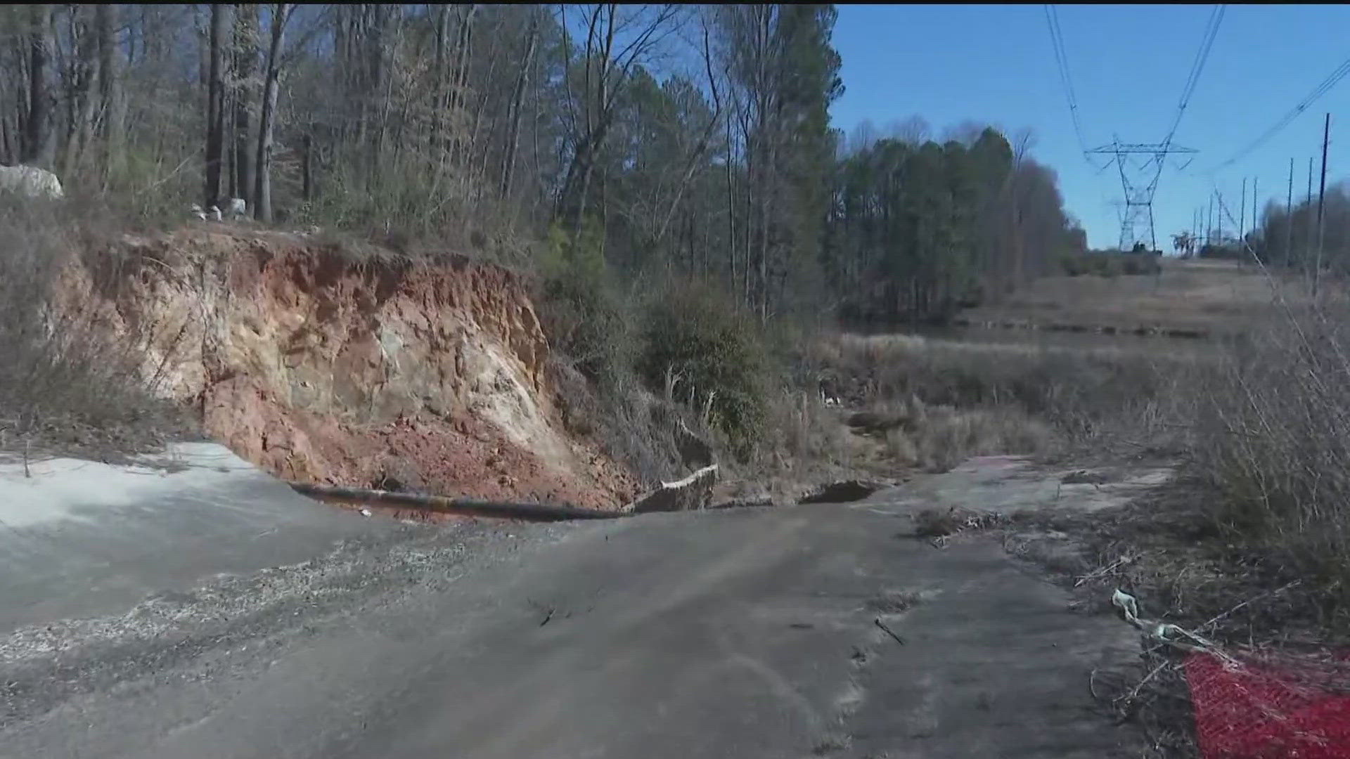 Collapsing lake spillway in Dunwoody leading to concerns | 11alive.com