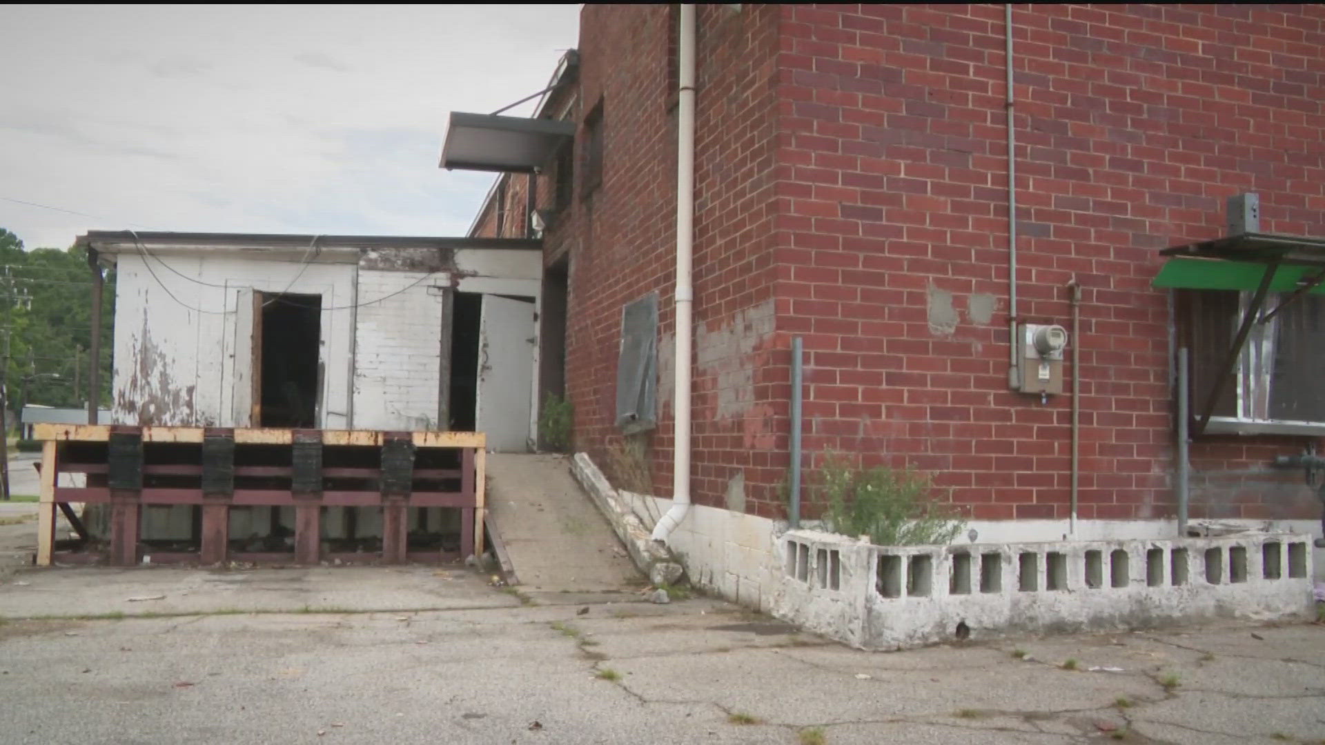 Man charged with murder after shooting woman, dumping body inside ...