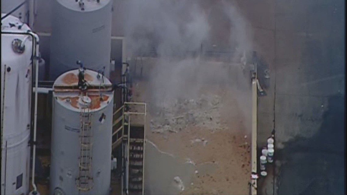 Chemical reaction at Conyers BioLab | 11alive.com