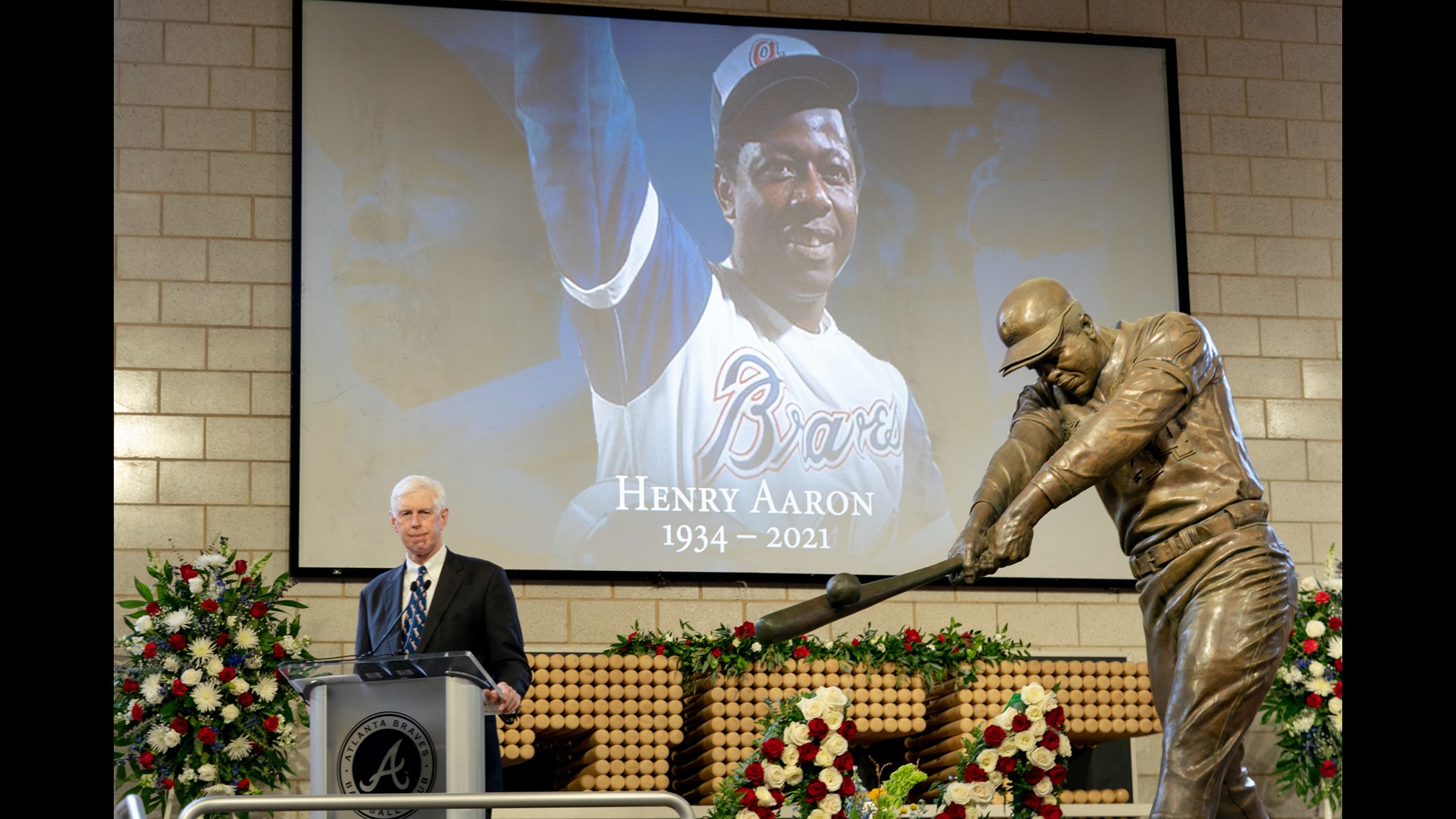 Lawmakers introduce measure to rename I-75 bridge for Hank Aaron ...