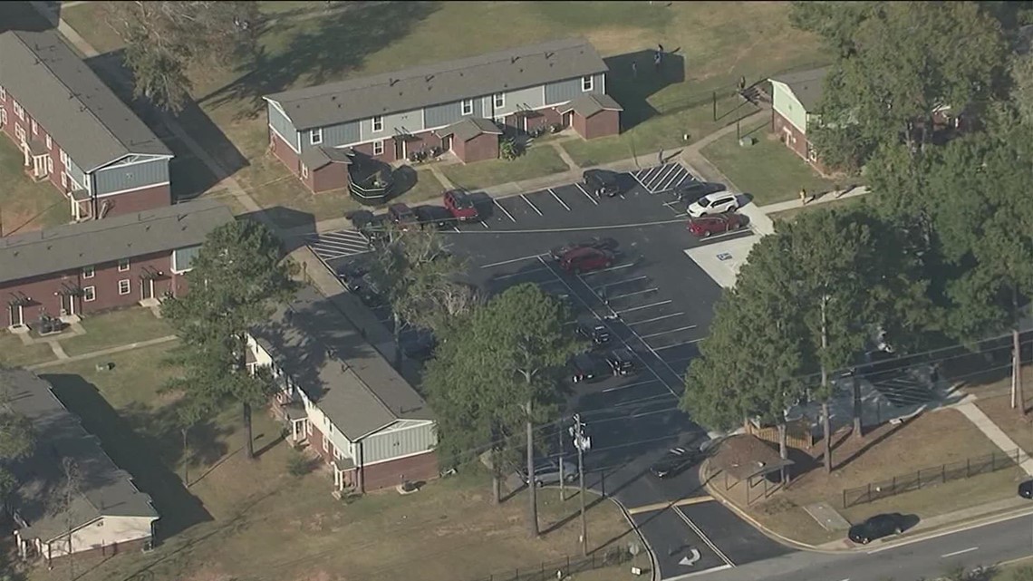 Clayton County Police: 2 dead at Jonesboro townhome complex | 11alive.com