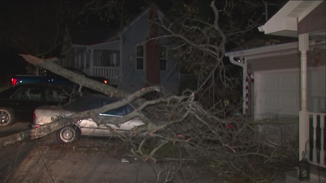 Metro Atlanta north Georgia power outages after winds | 11alive.com