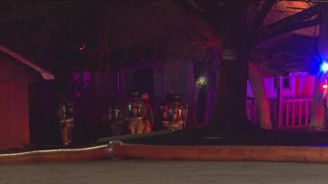 More than a dozen displaced after fire spreads to several homes in ...