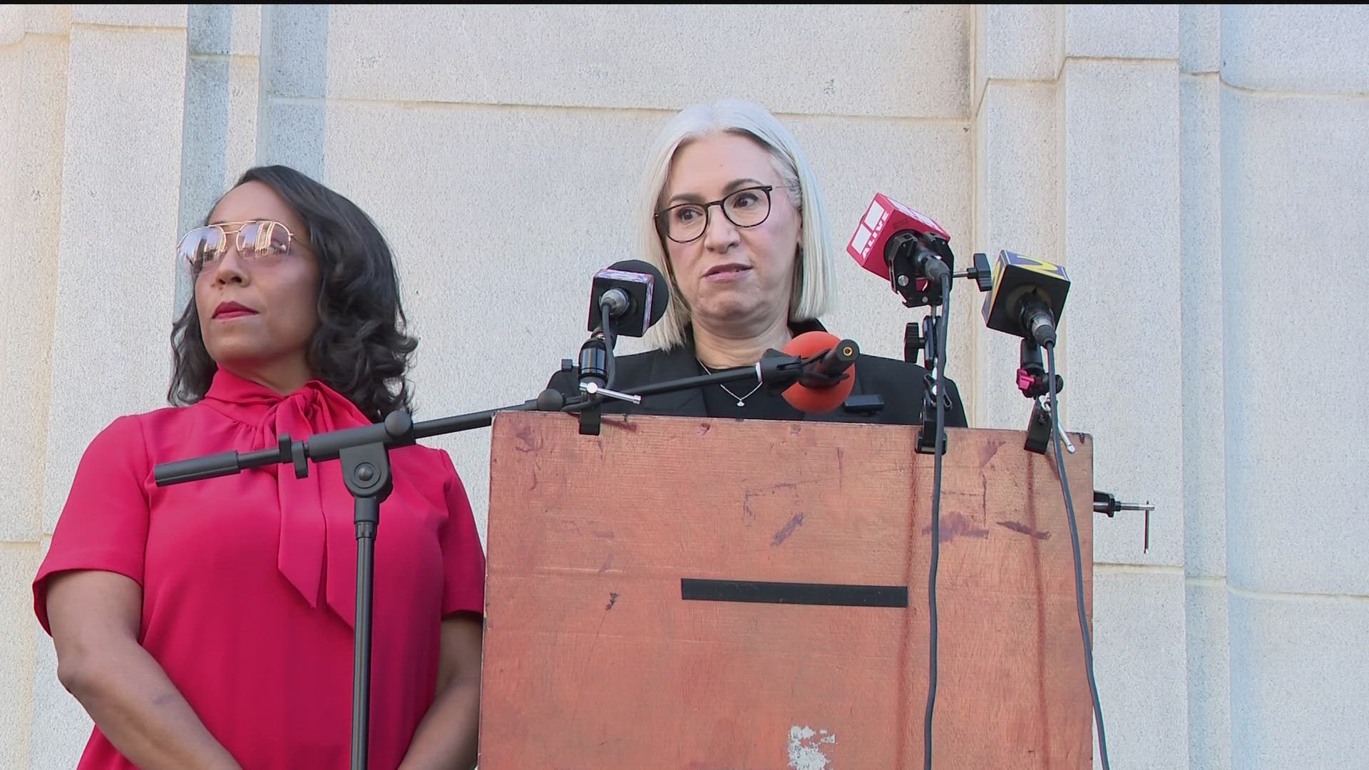 Judge holds Fulton Co. commissioners in contempt over not seating two ...