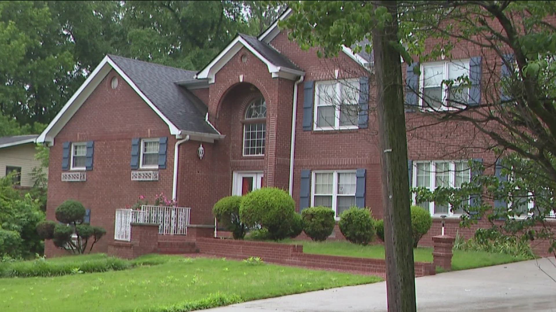 Metro Atlanta family battles squatters in late father's home | 11alive.com