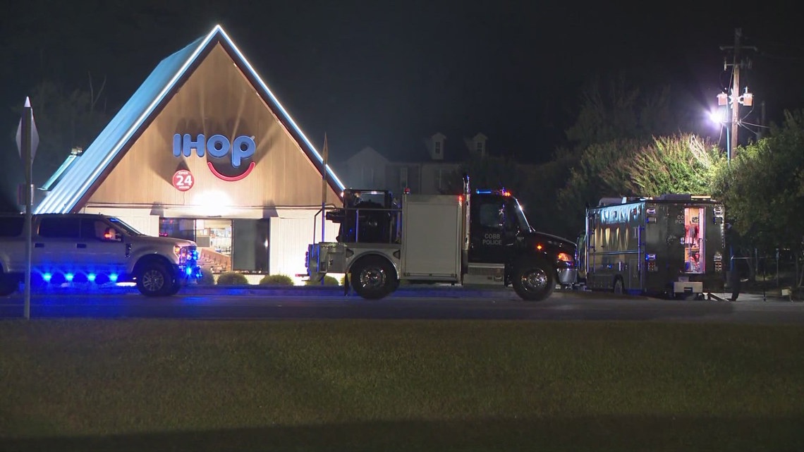 Bomb squad responding to IHOP after suspicious contents found in car ...