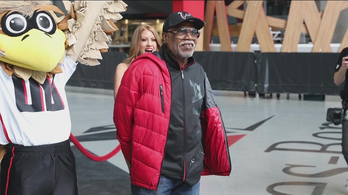 Falcons super fan gets trip to Super Bowl | 11alive.com