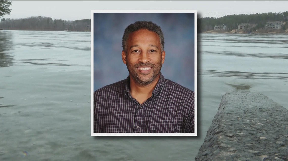 Alleged shooter stays at scene after man killed in Decatur shopping ...