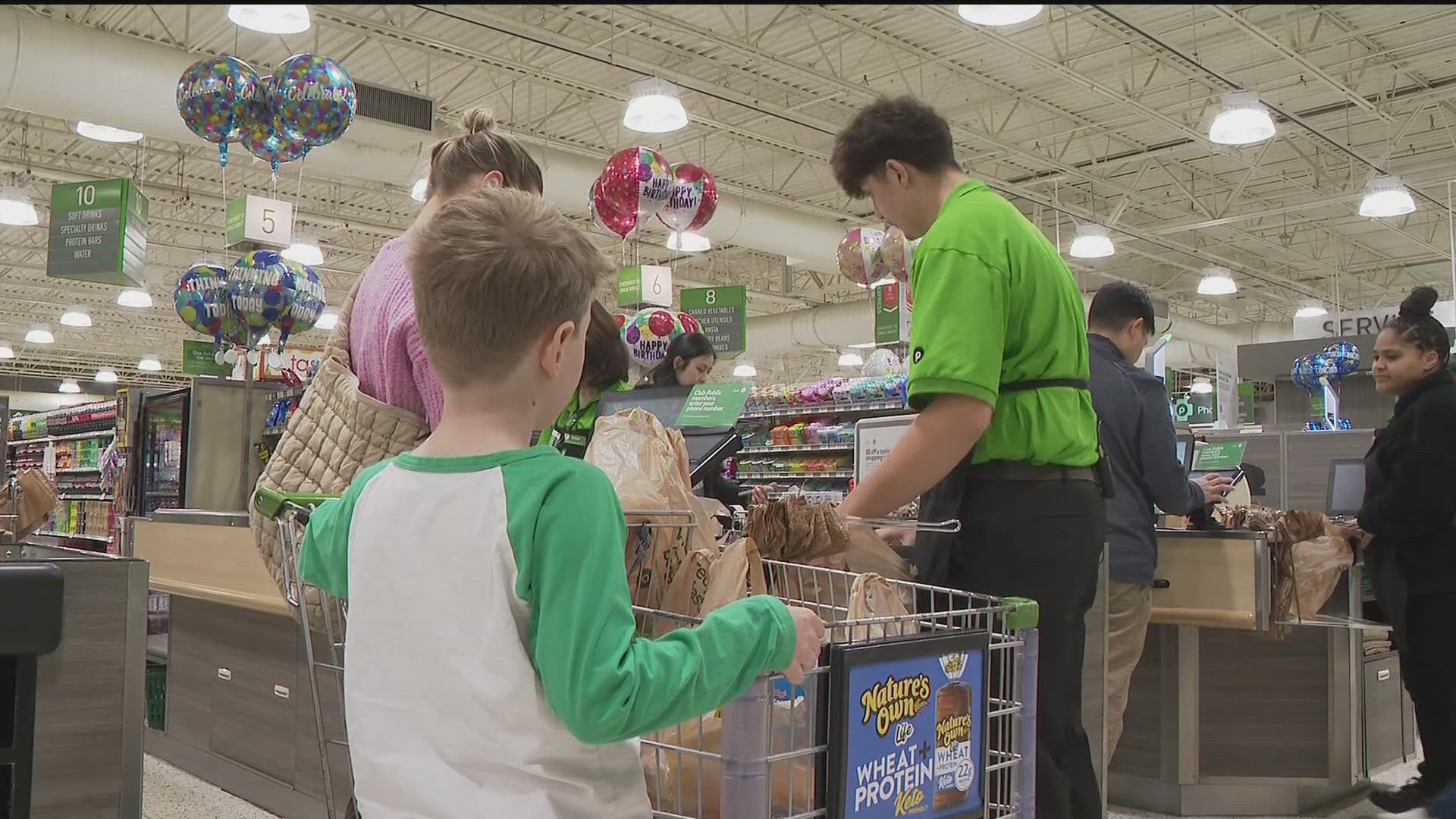 Metro Atlanta Publix employee wins national grocery bagging ...