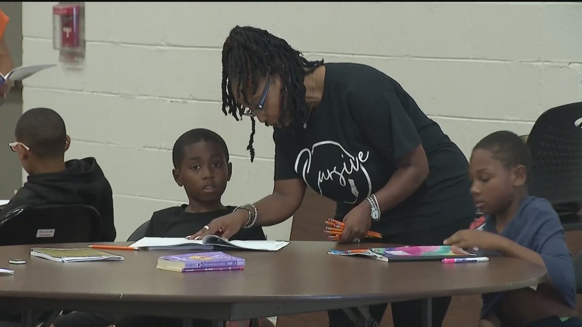 Couple creates cursive handwriting academy | 11alive.com