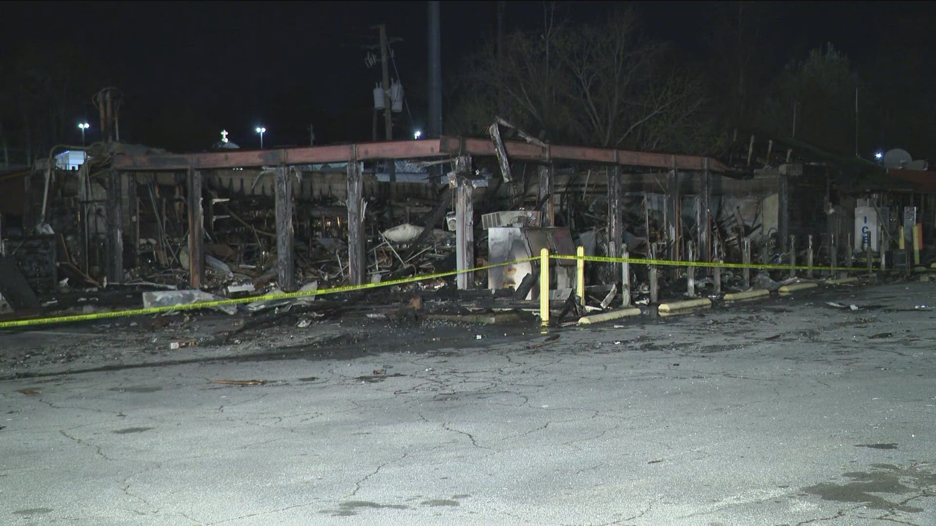 Fire destroys Doraville liquor store | 11alive.com