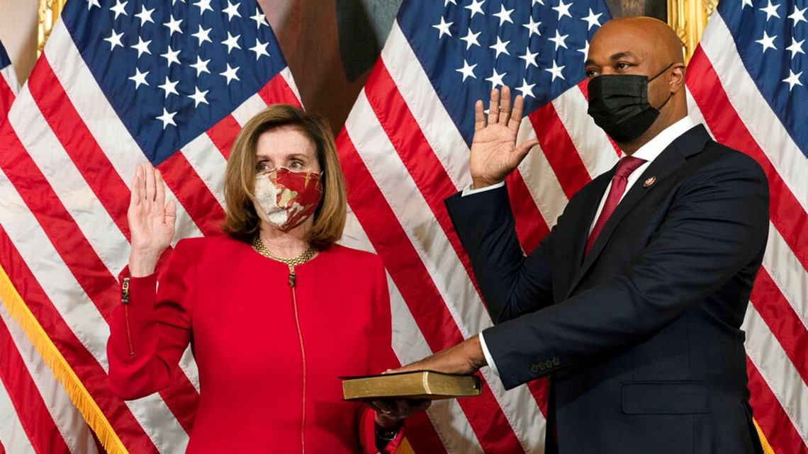 Kwanza Hall sworn in to John Lewis' seat in Congress | 11alive.com