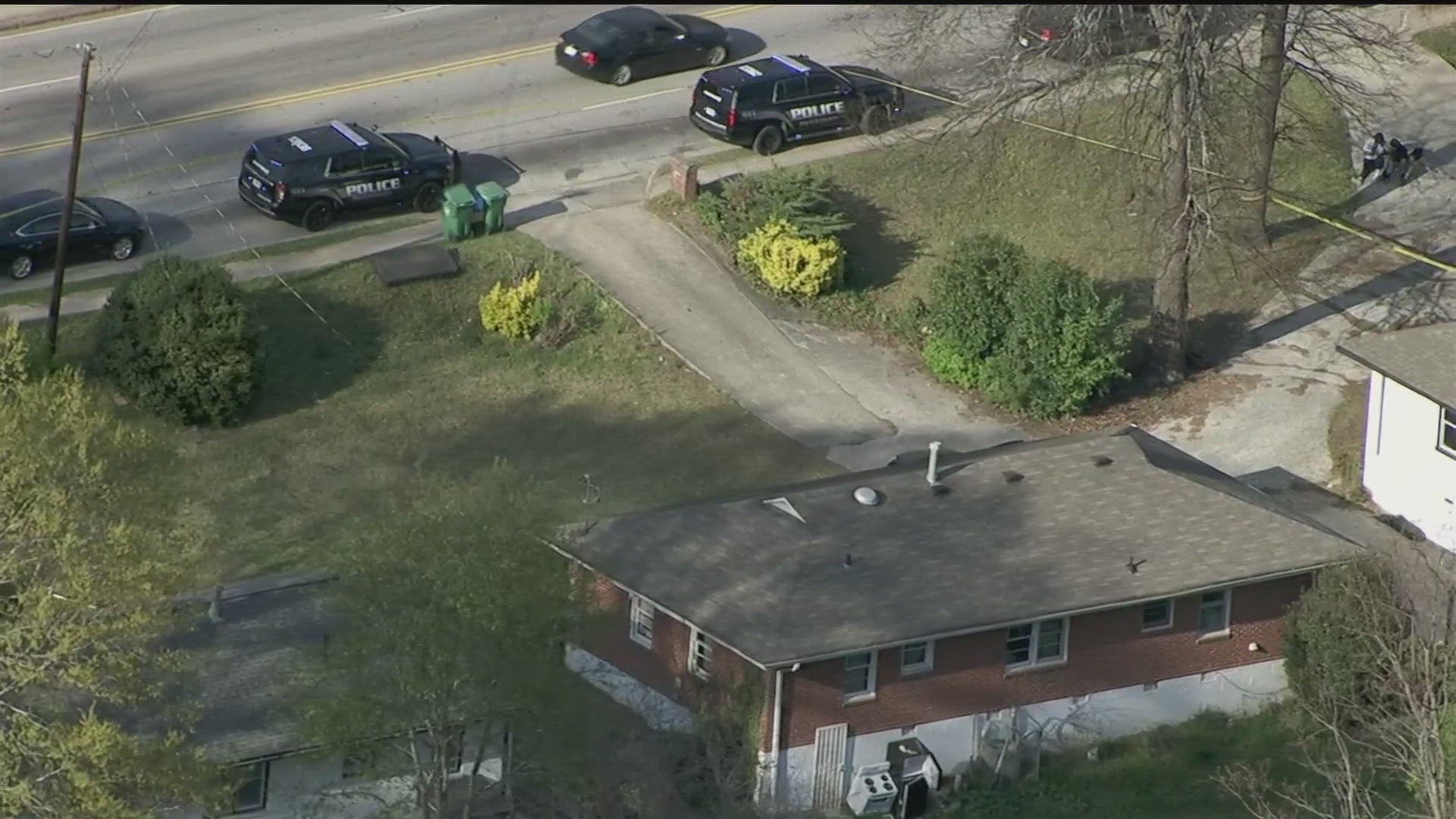 Glenwood Road shooting in DeKalb County; teen hurt | 11alive.com