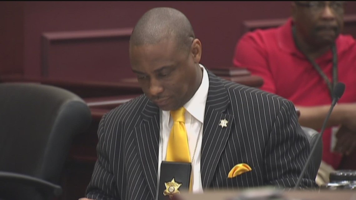 Victor Hill ex Clayton County sheriff to begin prison term | 11alive.com